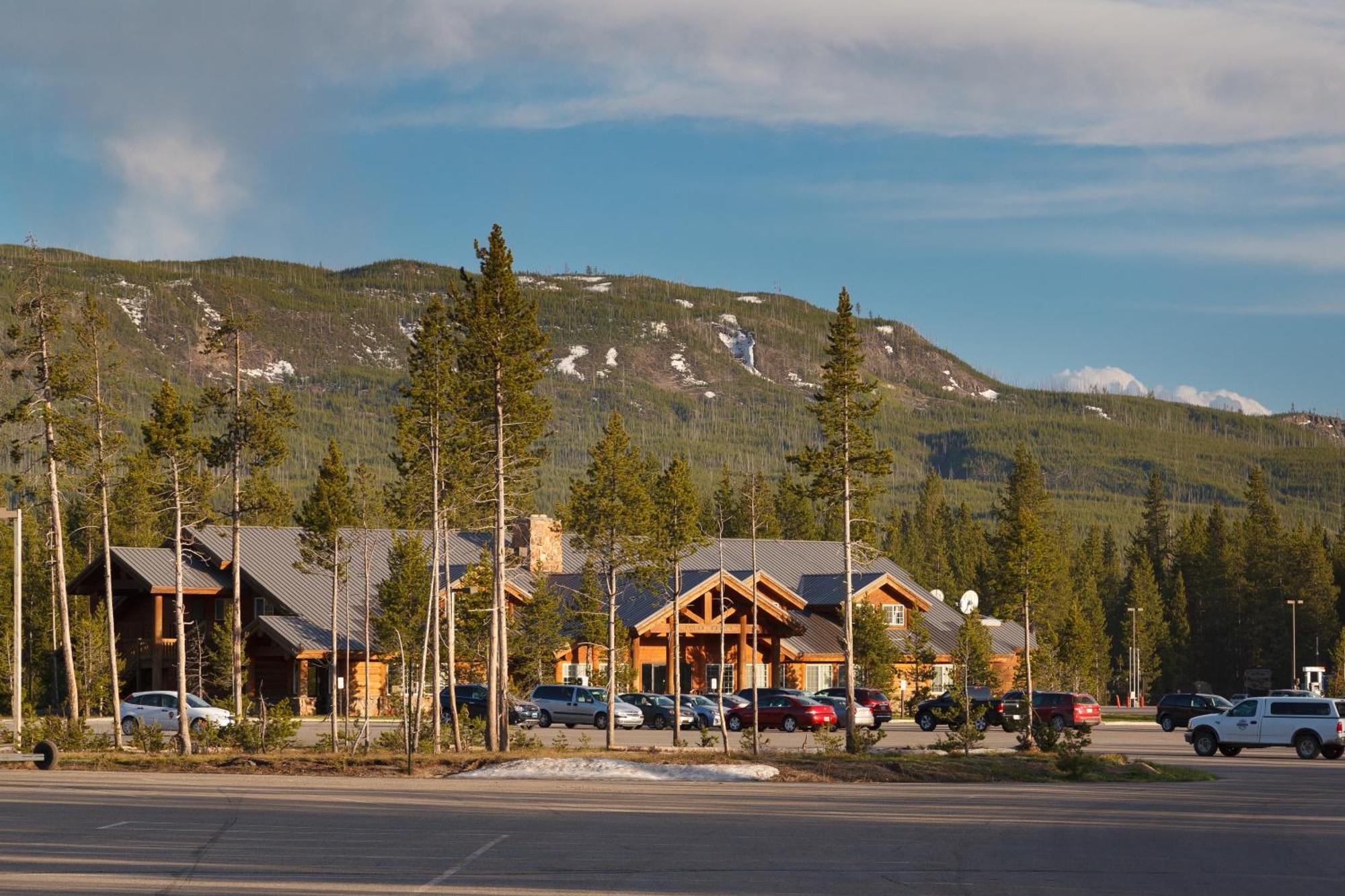HEADWATERS LODGE & CABINS AT FLAGG RANCH, MORAN