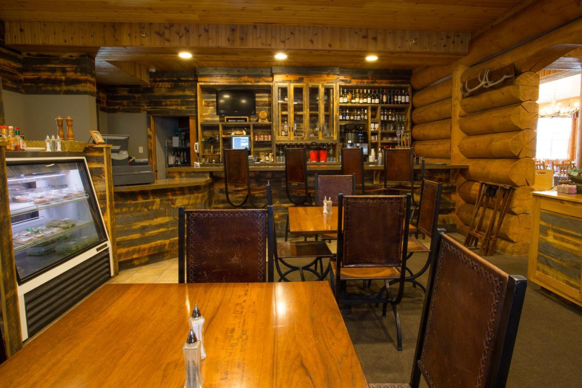 HEADWATERS LODGE & CABINS AT FLAGG RANCH, MORAN