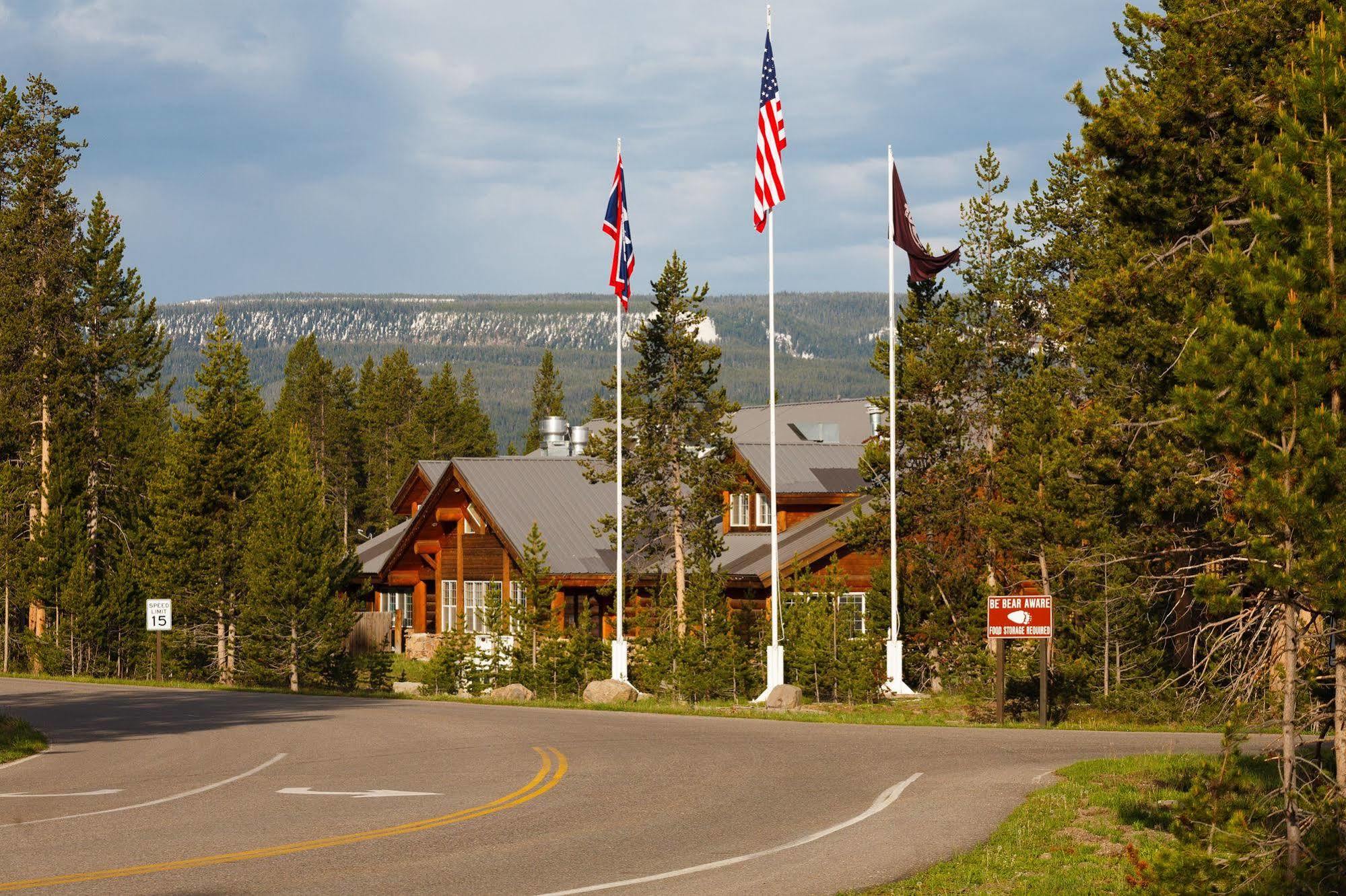 HEADWATERS LODGE & CABINS AT FLAGG RANCH, MORAN